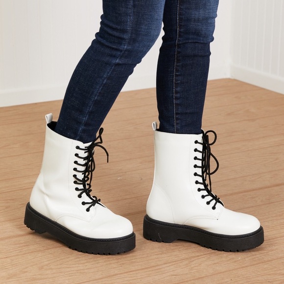Weebo | Shoes | Weeboo Big Steps Platform Combat Boots In White Size 65 ...